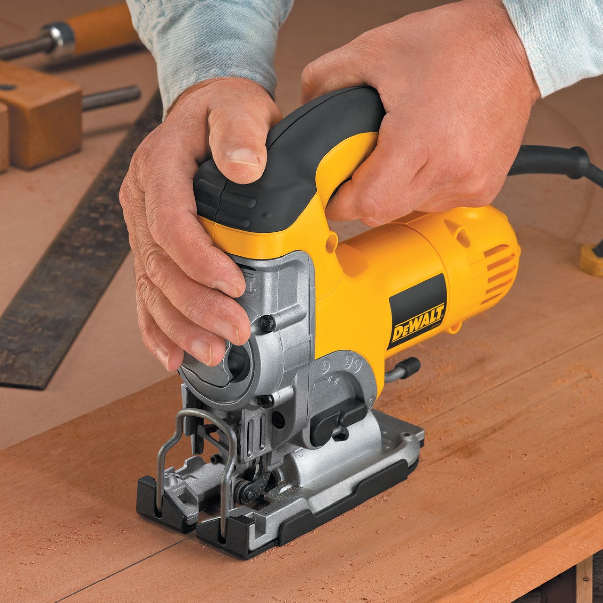 DeWalt 6.5A 4-Position 500-3100 SPM Jig Saw Kit – Hemlock Hardware
