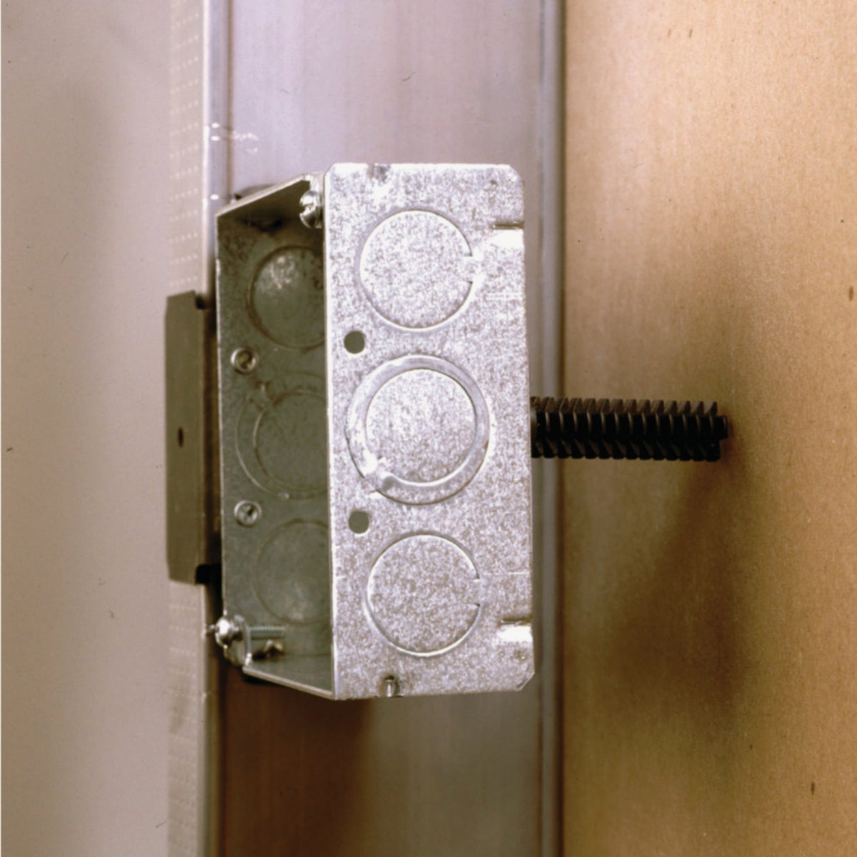 Raco BOX-LOC Bracket Mount 4 in. x 4 In. Welded Steel Square Box ...