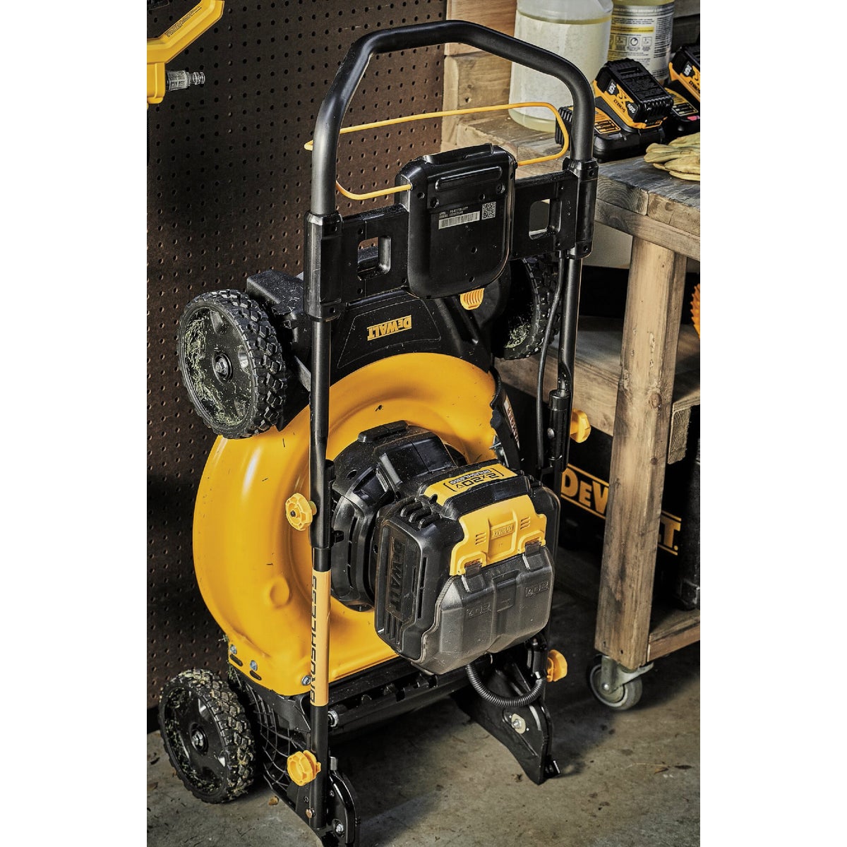 DeWalt 21-1/2 In. 2x20V Max Lithium Ion Brushless Push Cordless Lawn M ...